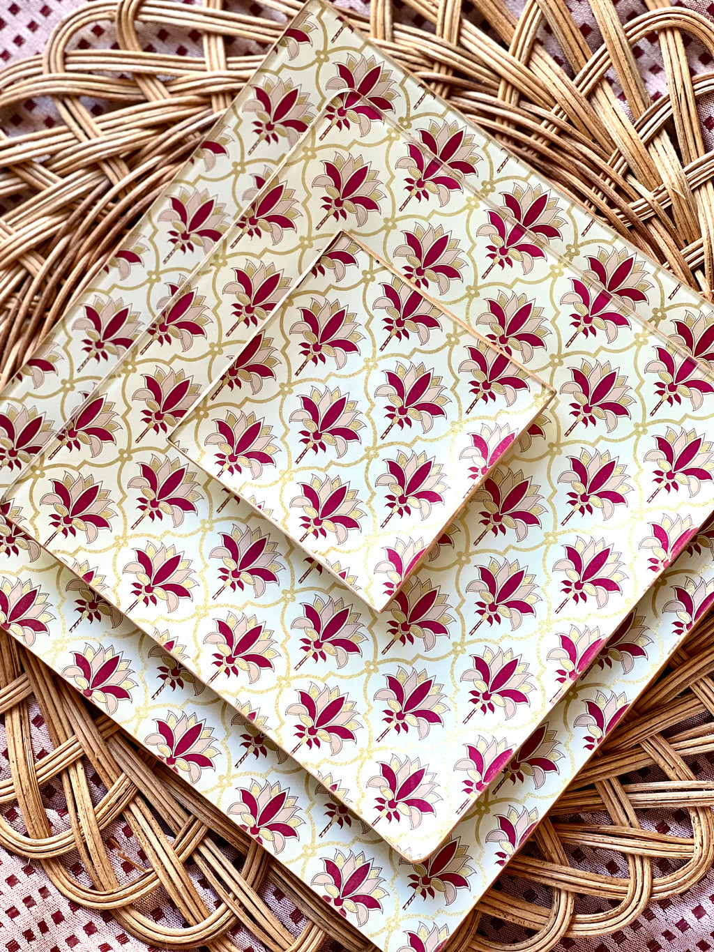 Enya Red Plato Cuadrado Decoupage - Chiticris